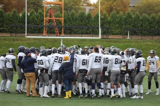 How to Run an Effective Football Practice (In 7 Easy Steps)